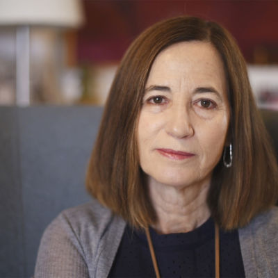 Mónica Lavín – Nuestras voces